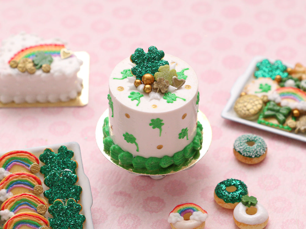 St Patrick's Day Shamrock Cake - Handmade Miniature Food – Paris Miniatures