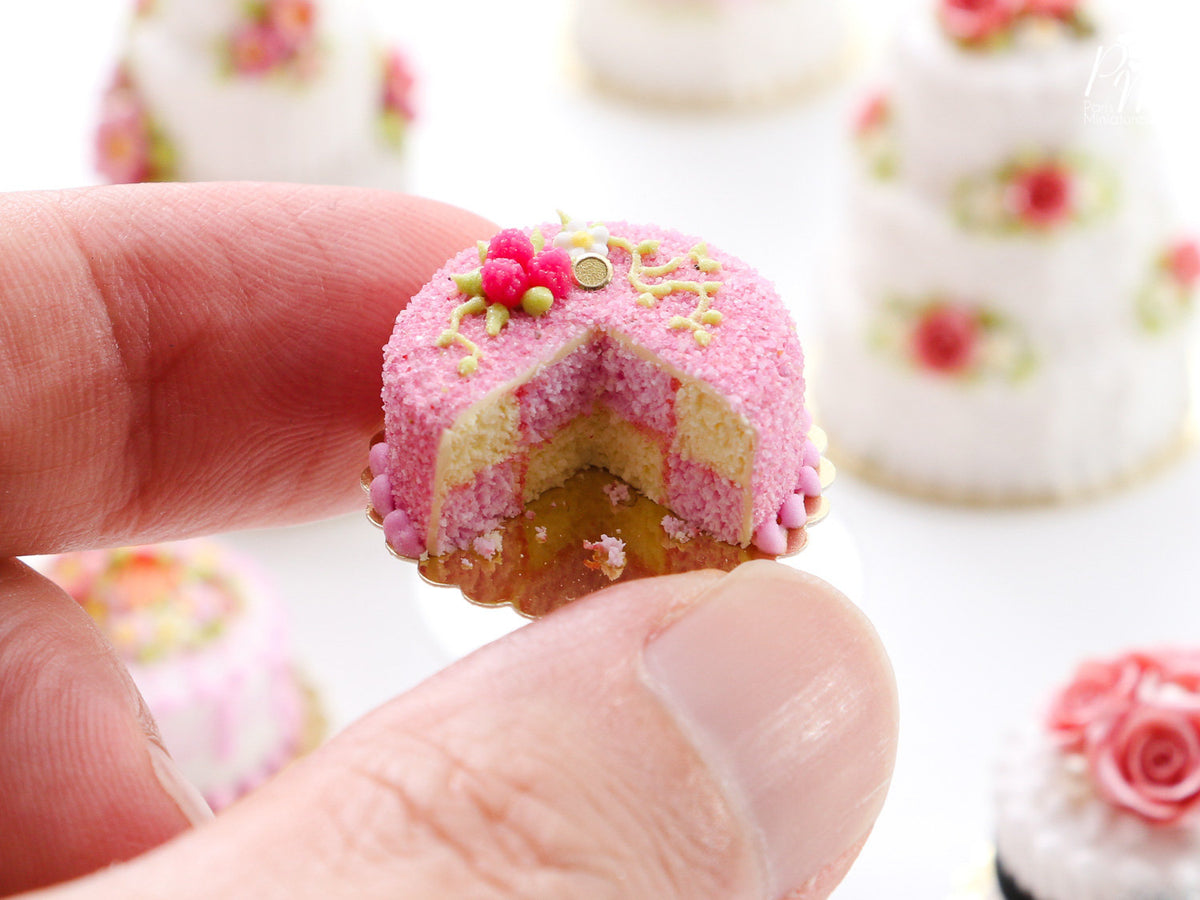 Pink Battenberg checkered cake with raspberries - Miniature Food ...